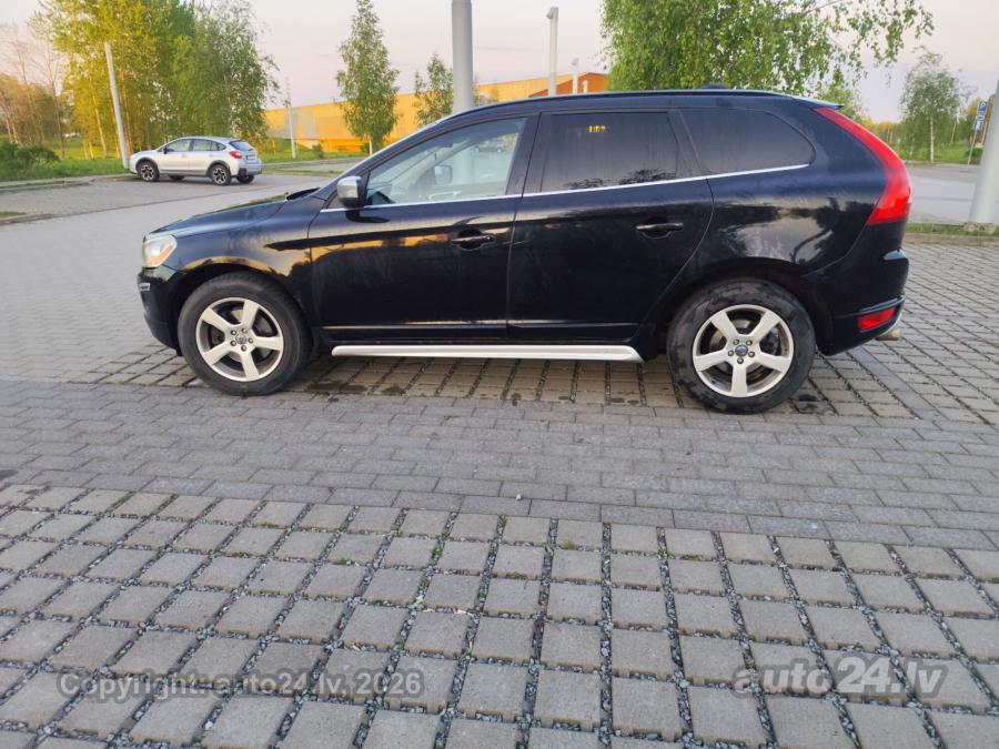 Melns Volvo XC60 2010 Tallina, ar dzinēja tilpumu 2.40 L un nobraukumu 345 tūkst. km par 7800 €, foto 5 vietnē AUTOMOTO.COM.LV