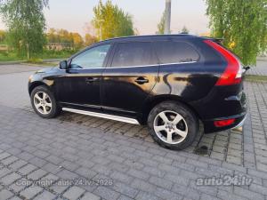 Melns Volvo XC60 2010 Tallina, ar dzinēja tilpumu 2.40 L un nobraukumu 345 tūkst. km par 7800 €, foto 6 vietnē AUTOMOTO.COM.LV