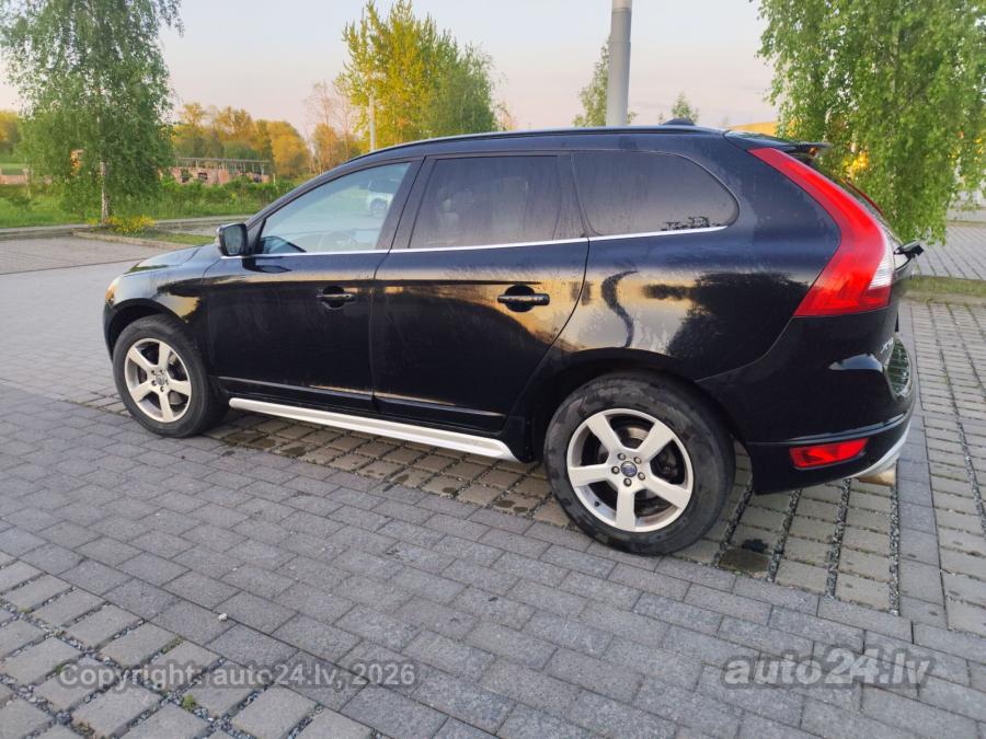 Melns Volvo XC60 2010 Tallina, ar dzinēja tilpumu 2.40 L un nobraukumu 345 tūkst. km par 7800 €, foto 6 vietnē AUTOMOTO.COM.LV