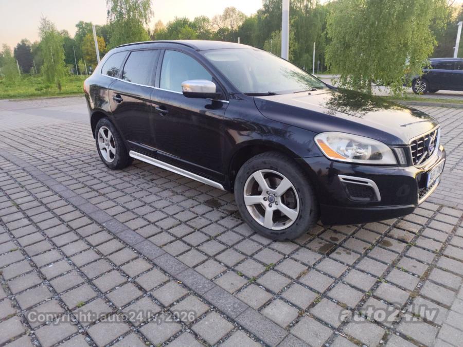 Melns Volvo XC60 2010 Tallina, ar dzinēja tilpumu 2.40 L un nobraukumu 345 tūkst. km par 7800 €, foto 12 vietnē AUTOMOTO.COM.LV