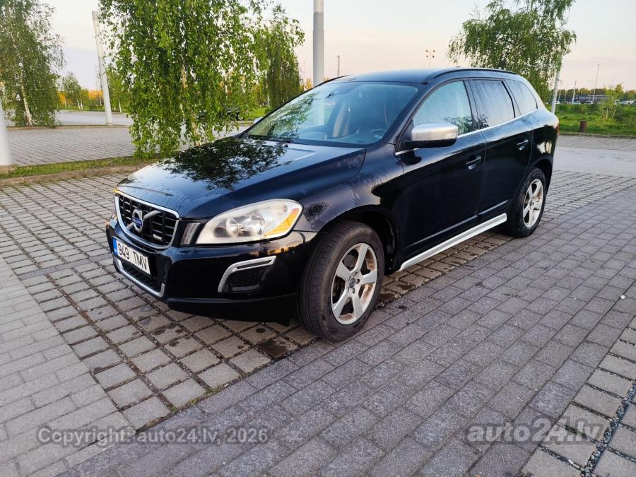 Melns Volvo XC60 2010 Tallina, ar dzinēja tilpumu 2.40 L un nobraukumu 345 tūkst. km par 7800 €, foto 15 vietnē AUTOMOTO.COM.LV