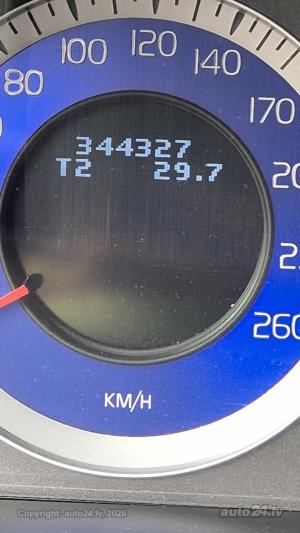 Melns Volvo XC60 2010 Tallina, ar dzinēja tilpumu 2.40 L un nobraukumu 345 tūkst. km par 7800 €, foto 18 vietnē AUTOMOTO.COM.LV