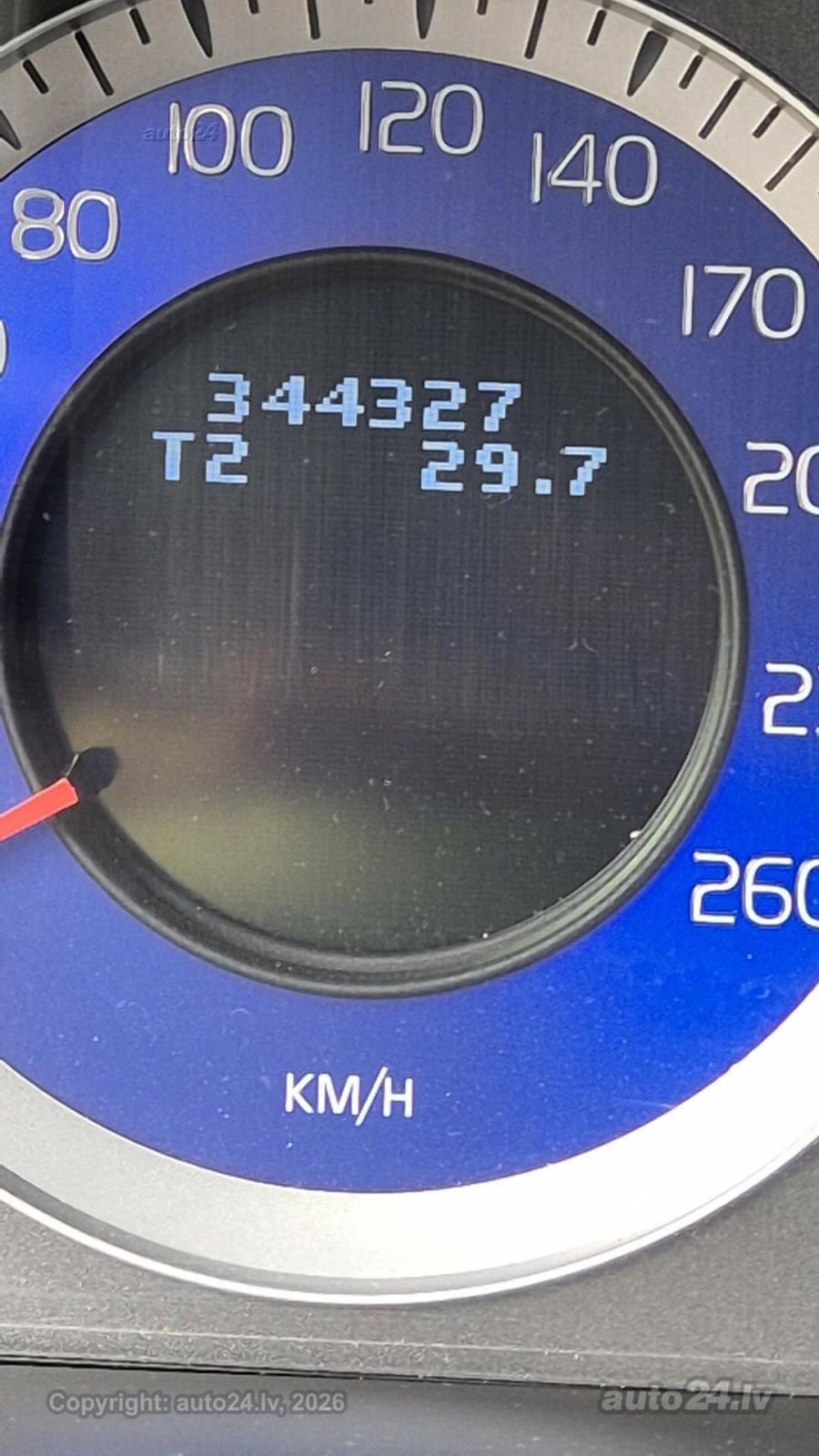 Melns Volvo XC60 2010 Tallina, ar dzinēja tilpumu 2.40 L un nobraukumu 345 tūkst. km par 7800 €, foto 18 vietnē AUTOMOTO.COM.LV