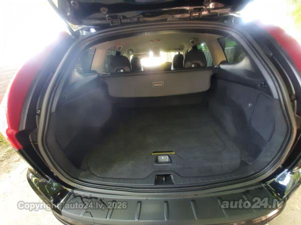 Melns Volvo XC60 2010 Tartu, ar dzinēja tilpumu 2.40 L un nobraukumu 174 tūkst. km par 9900 €, foto 5 vietnē AUTOMOTO.COM.LV