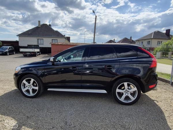 Black Volvo XC60 2010 in Vilnius, with an engine capacity of 2.40 L and mileage of 268 thousand km for 8950 €, photo 5 on AUTOMOTO.COM.LV