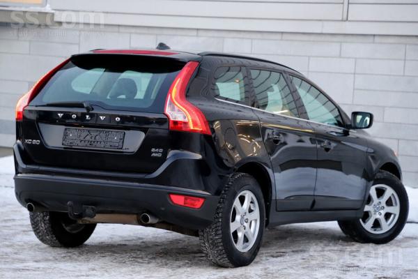 Melns Volvo XC60 2010 Tukums, ar dzinēja tilpumu 2.40 L un nobraukumu 335 tūkst. km par 7750 €, foto 4 vietnē AUTOMOTO.COM.LV