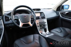 Melns Volvo XC60 2010 Tukums, ar dzinēja tilpumu 2.40 L un nobraukumu 335 tūkst. km par 7750 €, foto 7 vietnē AUTOMOTO.COM.LV