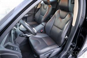 Melns Volvo XC60 2010 Tukums, ar dzinēja tilpumu 2.40 L un nobraukumu 335 tūkst. km par 7750 €, foto 9 vietnē AUTOMOTO.COM.LV