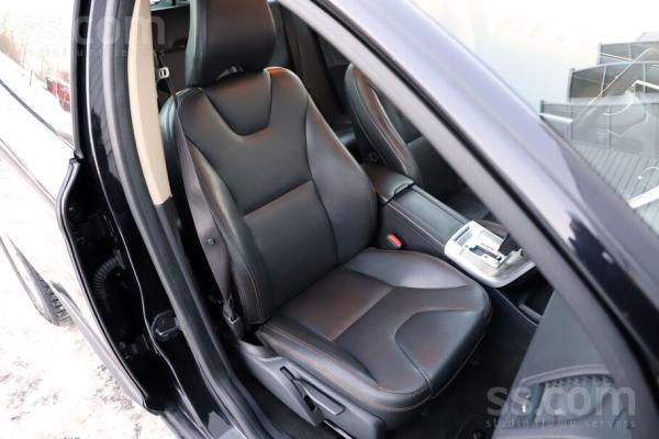 Melns Volvo XC60 2010 Tukums, ar dzinēja tilpumu 2.40 L un nobraukumu 335 tūkst. km par 7750 €, foto 9 vietnē AUTOMOTO.COM.LV