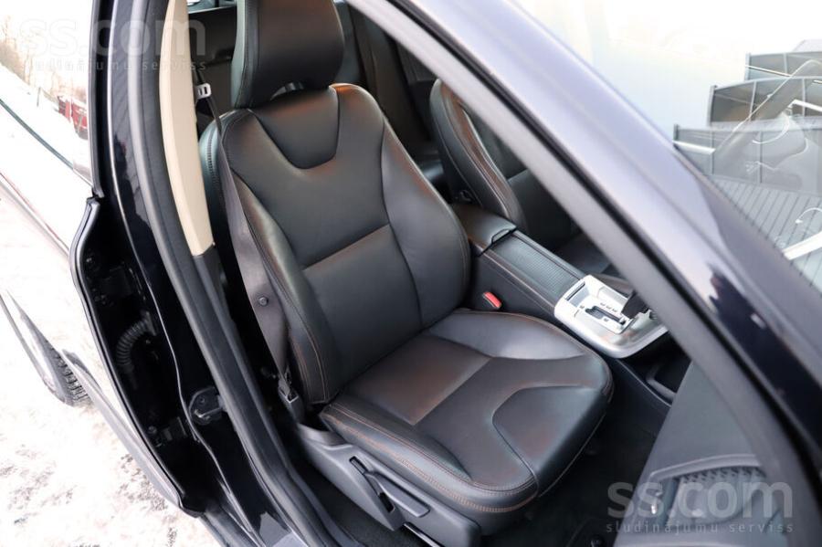 Melns Volvo XC60 2010 Tukums, ar dzinēja tilpumu 2.40 L un nobraukumu 335 tūkst. km par 7750 €, foto 10 vietnē AUTOMOTO.COM.LV
