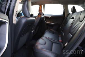 Melns Volvo XC60 2010 Tukums, ar dzinēja tilpumu 2.40 L un nobraukumu 335 tūkst. km par 7750 €, foto 14 vietnē AUTOMOTO.COM.LV