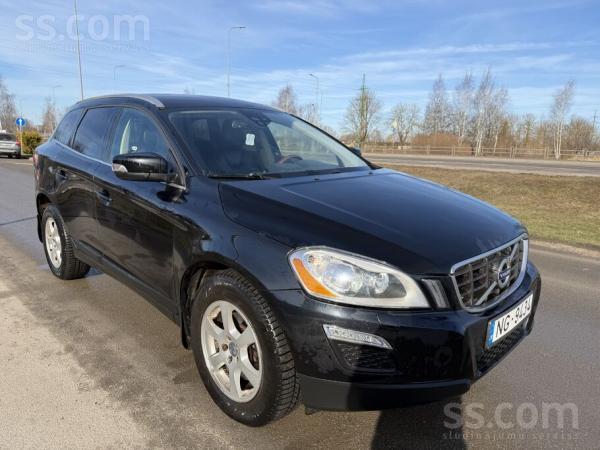 Black Volvo XC60 2010 in Jelgava, with an engine capacity of 2.40 L and mileage of 258 thousand km for 7500 €, photo 2 on AUTOMOTO.COM.LV