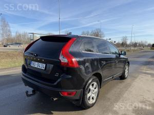 Melns Volvo XC60 2010 Jelgava, ar dzinēja tilpumu 2.40 L un nobraukumu 258 tūkst. km par 7500 €, foto 5 vietnē AUTOMOTO.COM.LV