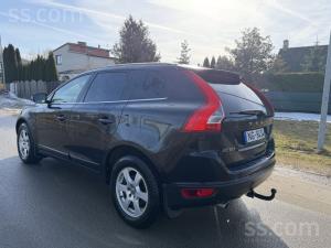 Melns Volvo XC60 2010 Jelgava, ar dzinēja tilpumu 2.40 L un nobraukumu 258 tūkst. km par 7500 €, foto 6 vietnē AUTOMOTO.COM.LV