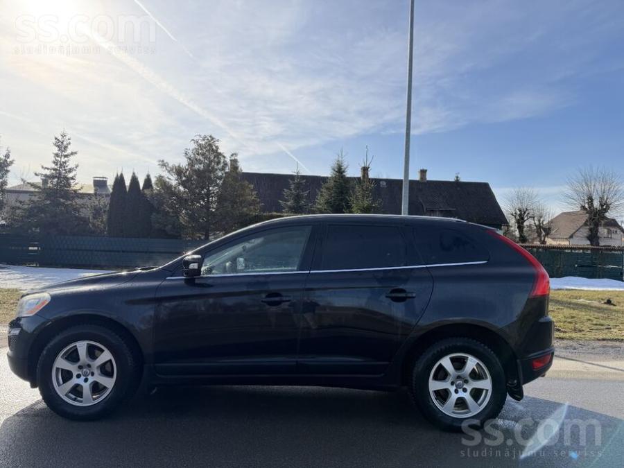 Melns Volvo XC60 2010 Jelgava, ar dzinēja tilpumu 2.40 L un nobraukumu 258 tūkst. km par 7500 €, foto 7 vietnē AUTOMOTO.COM.LV