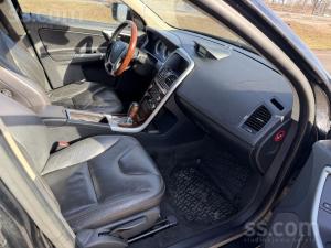Melns Volvo XC60 2010 Jelgava, ar dzinēja tilpumu 2.40 L un nobraukumu 258 tūkst. km par 7500 €, foto 11 vietnē AUTOMOTO.COM.LV