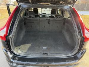 Melns Volvo XC60 2010 Jelgava, ar dzinēja tilpumu 2.40 L un nobraukumu 258 tūkst. km par 7500 €, foto 13 vietnē AUTOMOTO.COM.LV