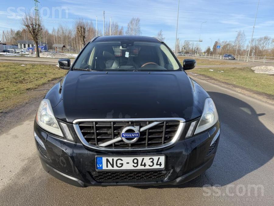 Melns Volvo XC60 2010 Jelgava, ar dzinēja tilpumu 2.40 L un nobraukumu 258 tūkst. km par 7500 €, foto 19 vietnē AUTOMOTO.COM.LV