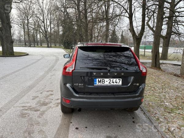 Черный Вольво ХС60 2010 в Тукумс, объемом двигателя 2.00 л и пробегом 325 тыс. км за 6000 €, фото 4 на AUTOMOTO.COM.LV
