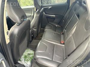 Melns Volvo XC60 2010 Tukums, ar dzinēja tilpumu 2.00 L un nobraukumu 325 tūkst. km par 6000 €, foto 7 vietnē AUTOMOTO.COM.LV