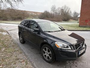 Melns Volvo XC60 2010 Tukums, ar dzinēja tilpumu 2.00 L un nobraukumu 325 tūkst. km par 6000 €, foto 8 vietnē AUTOMOTO.COM.LV