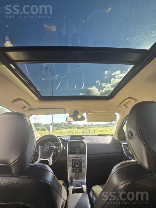 Black Volvo XC60 2010 in Daugavpils, with an engine capacity of 2.40 L and mileage of 0 thousand km for 6200 €, photo 10 on AUTOMOTO.COM.LV