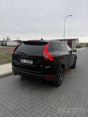 Black Volvo XC60 2010 in Kuldiga, with an engine capacity of 2.40 L and mileage of 347 thousand km for 6500 €, photo 6 on AUTOMOTO.COM.LV