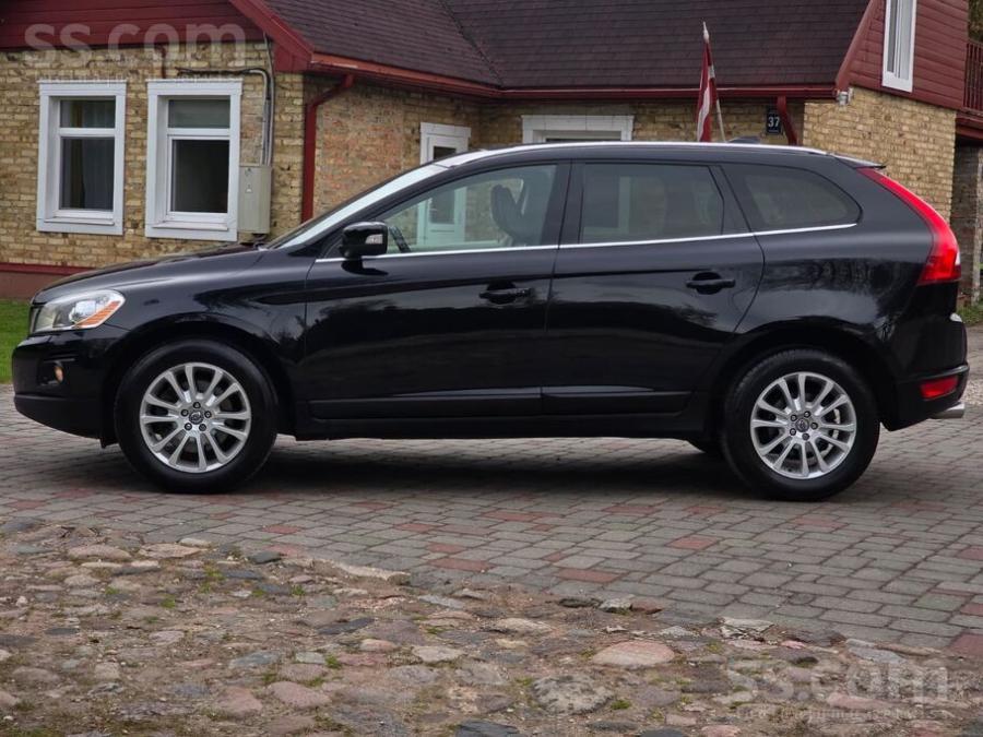Черный Вольво ХС60 2010 в Рига, объемом двигателя 2.40 л и пробегом 329 тыс. км за 8350 €, фото 3 на AUTOMOTO.COM.LV