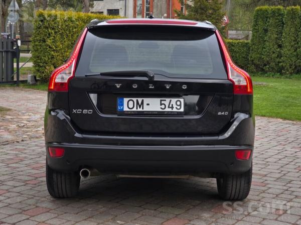 Black Volvo XC60 2010 in Riga, with an engine capacity of 2.40 L and mileage of 329 thousand km for 8350 €, photo 4 on AUTOMOTO.COM.LV