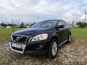 Melns Volvo XC60 2010 Saldus, ar dzinēja tilpumu 2.40 L un nobraukumu 329 tūkst. km par 6900 €, foto 1 vietnē AUTOMOTO.COM.LV