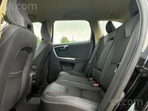 Melns Volvo XC60 2010 Saldus, ar dzinēja tilpumu 2.40 L un nobraukumu 329 tūkst. km par 6900 €, foto 12 vietnē AUTOMOTO.COM.LV