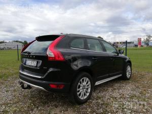 Melns Volvo XC60 2010 Saldus, ar dzinēja tilpumu 2.40 L un nobraukumu 329 tūkst. km par 6900 €, foto 14 vietnē AUTOMOTO.COM.LV