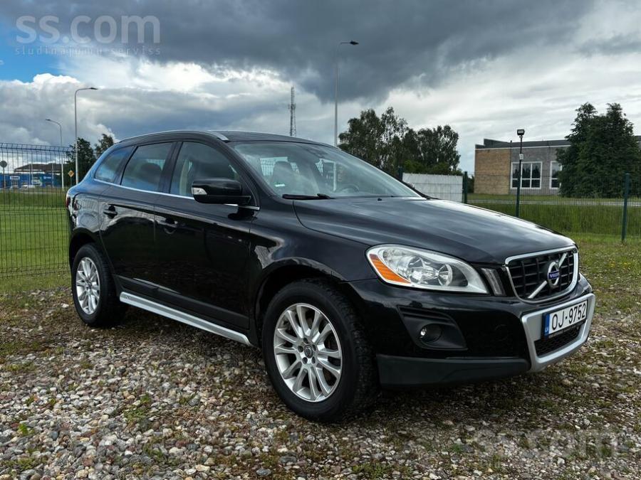 Melns Volvo XC60 2010 Saldus, ar dzinēja tilpumu 2.40 L un nobraukumu 329 tūkst. km par 6900 €, foto 17 vietnē AUTOMOTO.COM.LV