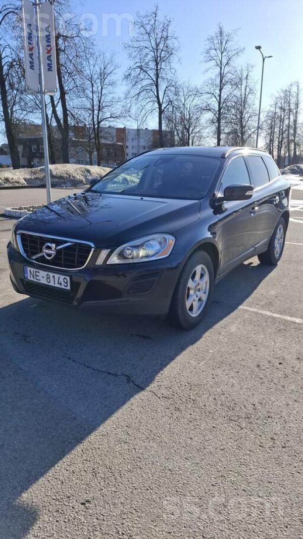 Черный Вольво ХС60 2010 в Елгава, объемом двигателя 2.00 л и пробегом 288 тыс. км за 9000 €, фото 1 на AUTOMOTO.COM.LV