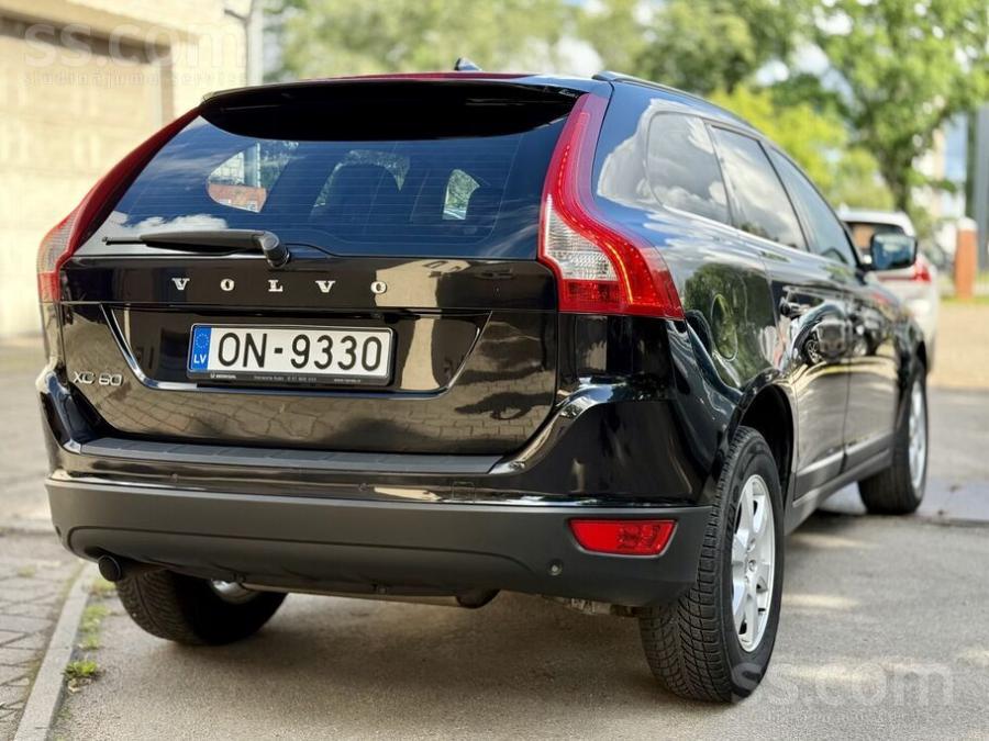 Melns Volvo XC60 2010 Rīga, ar dzinēja tilpumu 2.00 L un nobraukumu 0 tūkst. km par 7200 €, foto 4 vietnē AUTOMOTO.COM.LV