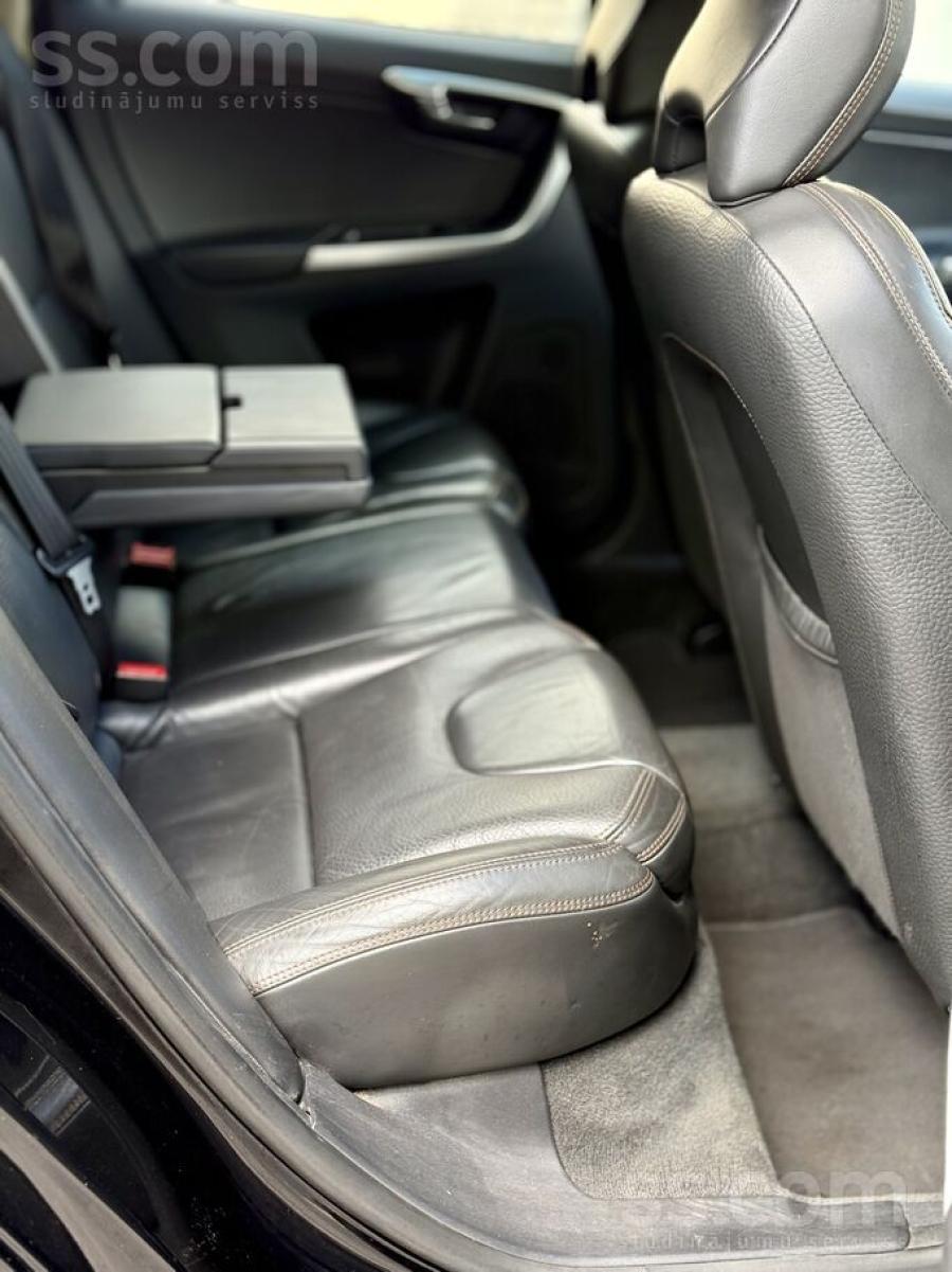 Melns Volvo XC60 2010 Rīga, ar dzinēja tilpumu 2.00 L un nobraukumu 0 tūkst. km par 7200 €, foto 9 vietnē AUTOMOTO.COM.LV