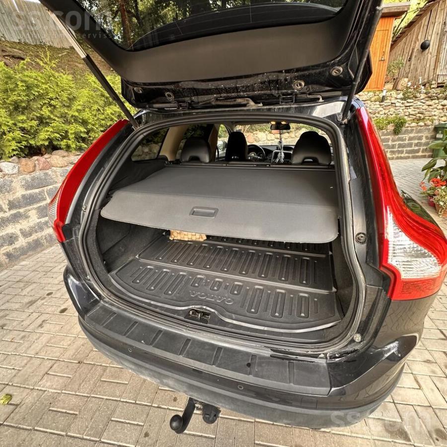 Melns Volvo XC60 2010 Tukums, ar dzinēja tilpumu 2.40 L un nobraukumu 340 tūkst. km par 8500 €, foto 5 vietnē AUTOMOTO.COM.LV