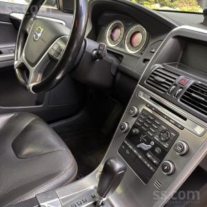 Melns Volvo XC60 2010 Tukums, ar dzinēja tilpumu 2.40 L un nobraukumu 340 tūkst. km par 8500 €, foto 6 vietnē AUTOMOTO.COM.LV