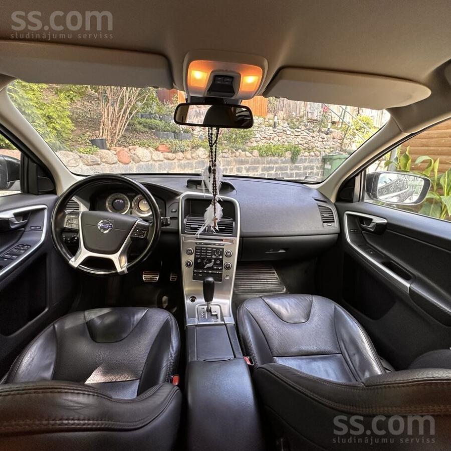 Melns Volvo XC60 2010 Tukums, ar dzinēja tilpumu 2.40 L un nobraukumu 340 tūkst. km par 8500 €, foto 7 vietnē AUTOMOTO.COM.LV