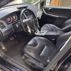 Melns Volvo XC60 2010 Tukums, ar dzinēja tilpumu 2.40 L un nobraukumu 340 tūkst. km par 8500 €, foto 8 vietnē AUTOMOTO.COM.LV