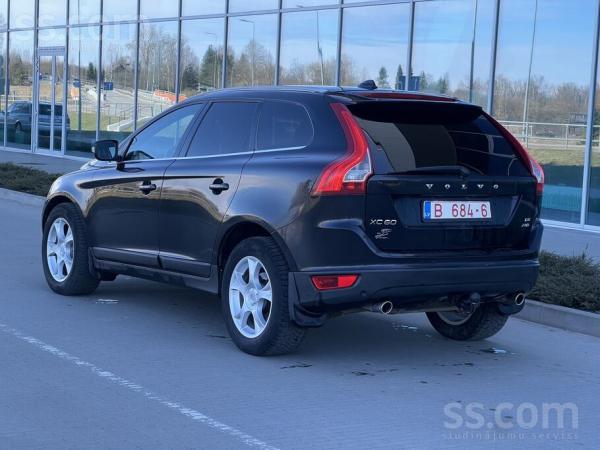 Melns Volvo XC60 2010 Rēzekne, ar dzinēja tilpumu 2.40 L un nobraukumu 0 tūkst. km par 6500 €, foto 6 vietnē AUTOMOTO.COM.LV