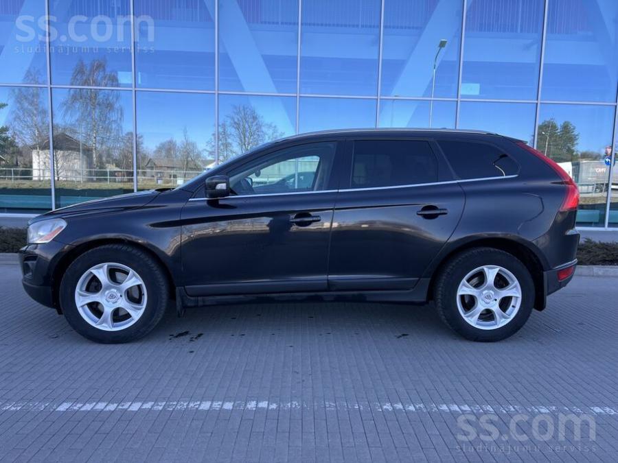 Melns Volvo XC60 2010 Rēzekne, ar dzinēja tilpumu 2.40 L un nobraukumu 0 tūkst. km par 6500 €, foto 8 vietnē AUTOMOTO.COM.LV