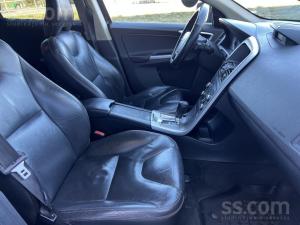 Melns Volvo XC60 2010 Rēzekne, ar dzinēja tilpumu 2.40 L un nobraukumu 0 tūkst. km par 6500 €, foto 11 vietnē AUTOMOTO.COM.LV