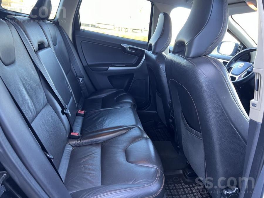 Melns Volvo XC60 2010 Rēzekne, ar dzinēja tilpumu 2.40 L un nobraukumu 0 tūkst. km par 6500 €, foto 12 vietnē AUTOMOTO.COM.LV