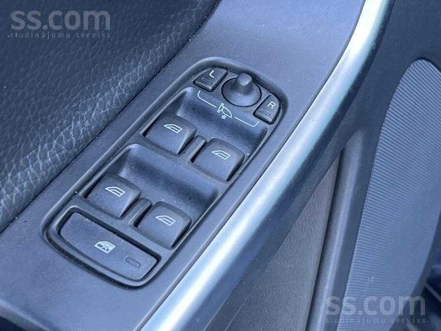 Melns Volvo XC60 2010 Rēzekne, ar dzinēja tilpumu 2.40 L un nobraukumu 0 tūkst. km par 6500 €, foto 16 vietnē AUTOMOTO.COM.LV