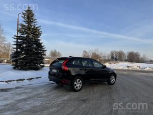 Melns Volvo XC60 2010 Cēsis, ar dzinēja tilpumu 2.40 L un nobraukumu 0 tūkst. km par 8950 €, foto 6 vietnē AUTOMOTO.COM.LV