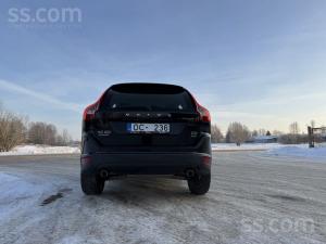 Melns Volvo XC60 2010 Cēsis, ar dzinēja tilpumu 2.40 L un nobraukumu 0 tūkst. km par 8950 €, foto 10 vietnē AUTOMOTO.COM.LV