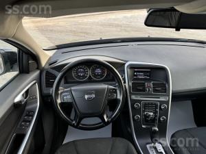 Melns Volvo XC60 2010 Cēsis, ar dzinēja tilpumu 2.40 L un nobraukumu 0 tūkst. km par 8950 €, foto 15 vietnē AUTOMOTO.COM.LV