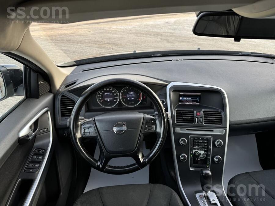 Melns Volvo XC60 2010 Cēsis, ar dzinēja tilpumu 2.40 L un nobraukumu 0 tūkst. km par 8950 €, foto 15 vietnē AUTOMOTO.COM.LV