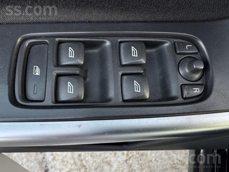 Melns Volvo XC60 2010 Cēsis, ar dzinēja tilpumu 2.40 L un nobraukumu 0 tūkst. km par 8950 €, foto 22 vietnē AUTOMOTO.COM.LV